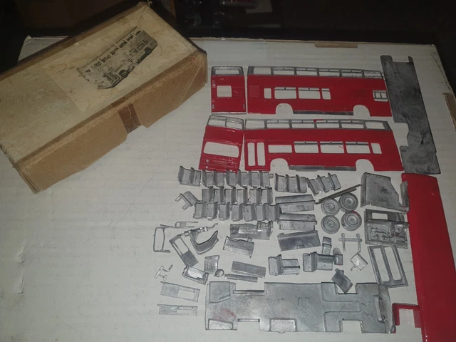 PIRATE MODELS LEYLAND Titan Part Built 1:76 Scale Model Bus Kit EUR 35 ...