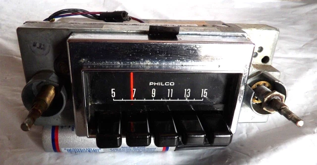 1971-73 FORD MAVERICK Pinto Mercury Comet Philco D12A 18806 AM Push ...