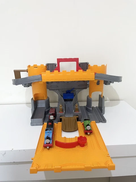 THOMAS THE TANK Engine Take N Play Adventure Castle Playset 3 Trains ...