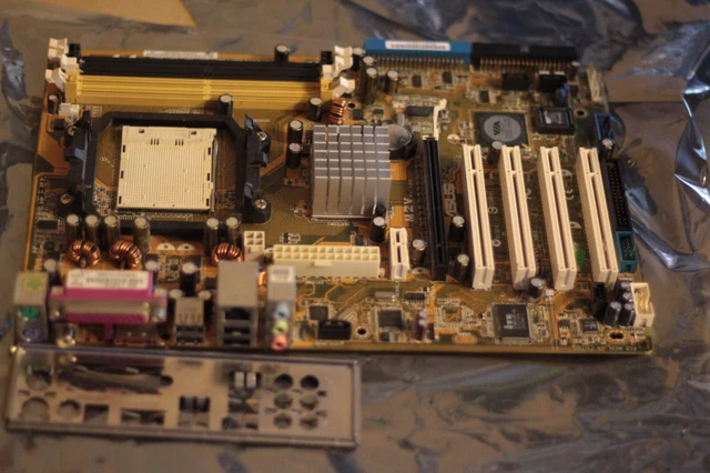 ASUS M2V SOCKET AM2 Motherboard PSI-e PCI , SATA IDE FDD esata £29.99 ...