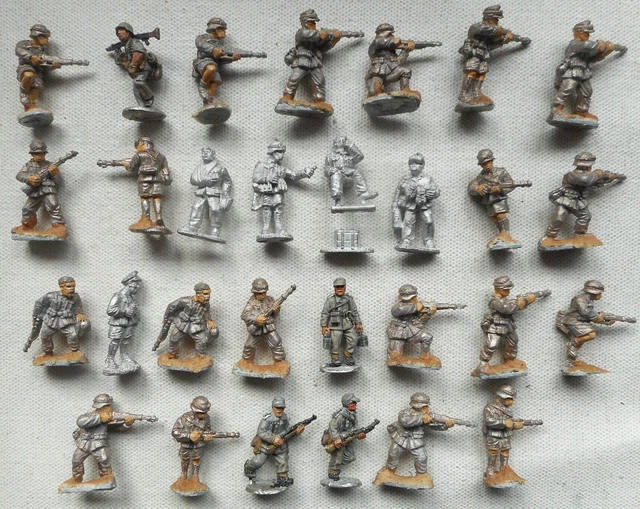 TWENTY-NINE 28MM WW2 German Afrika Korps. Metal miniatures. Bolt Action ...