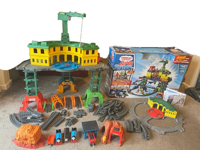 THOMAS THE TANK Engine Plastic Train Set Job Lot (includes 80 track ...