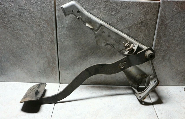 ORIGINAL MERCEDES BENZ W107 C107 R107 Brake Pedal with Holder ...