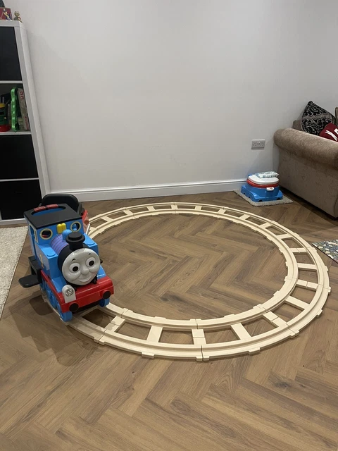 THOMAS THE TANK Engine Ride On Train And Track Peg Perego. £200.00 ...