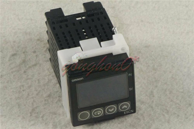 NEW E5CN-C2MT-500 OMRON Temperature Controller100-240VAC E5CNC2MT500 £ ...