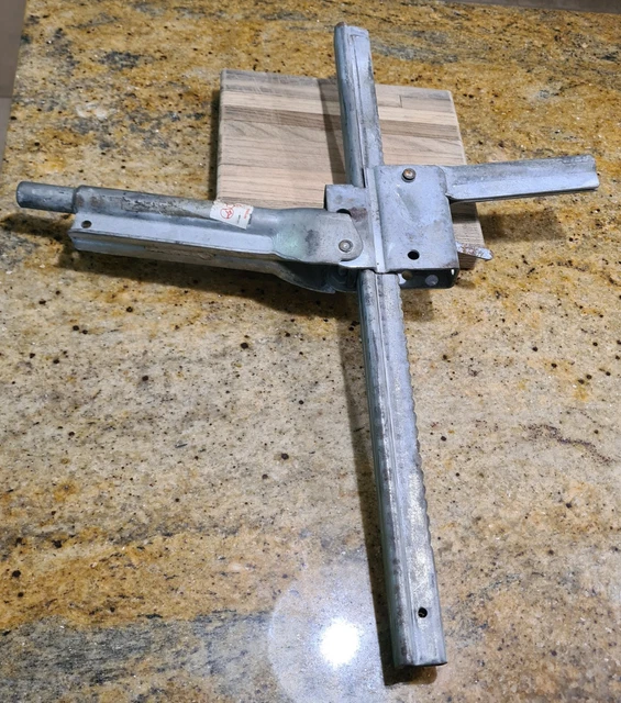 GENUINE HOLDEN COMMODORE VB VC VH VK VL Jack in good working order. $40 ...