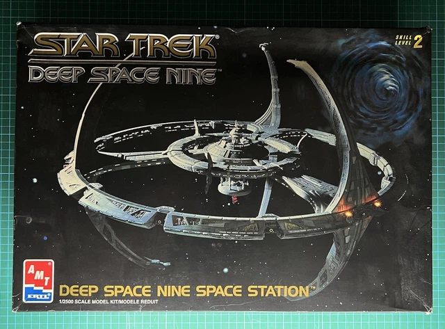 STAR TREK DEEP Space Nine Space Station 1/3300 Scale Model Kit AMT ...
