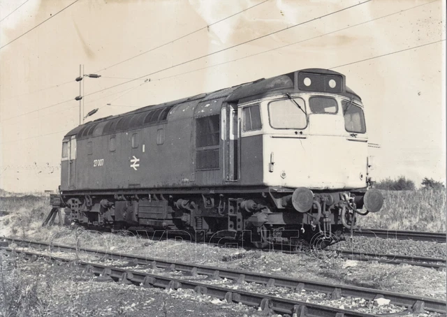 1 BLACK & WHITE 7x5 BR STEAM / DIESEL RAILWAY PRINT PHOTOGRAPH.1960`s £ ...