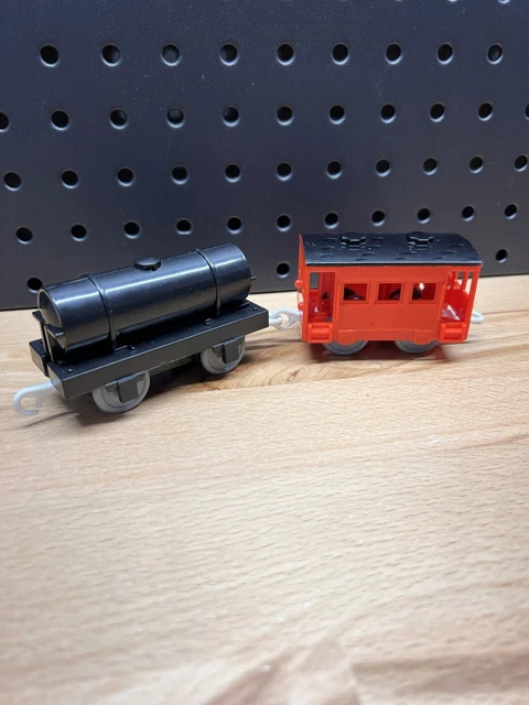THOMAS & FRIENDS Trackmaster Cargo Lot Blank Black Tanker Red Brake Van ...