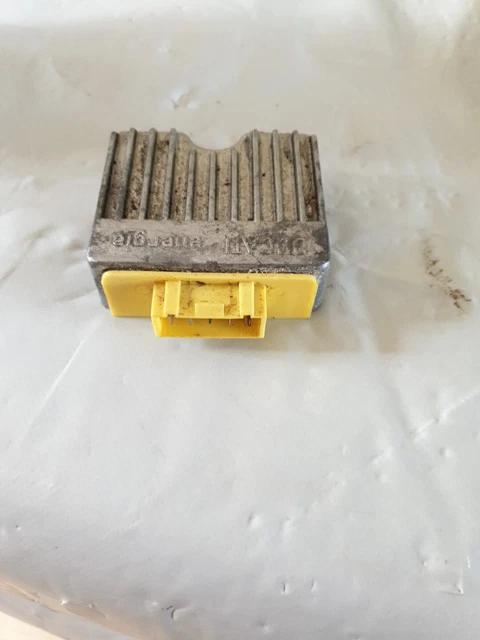 PIAGGIO ZIP/ VESPA 4T Regulator/ Flasher Relay P1586 Yellow £2.00 ...