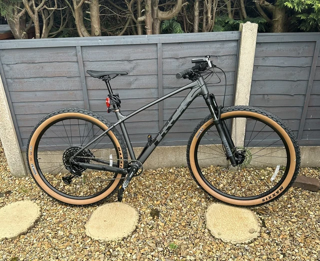 TREK MARLIN 8 Gen 3 Hardtail Mountain Bike 2023 in Matte Black. size ML £850.00 - PicClick UK