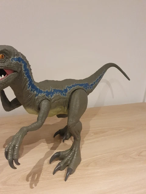 JURASSIC WORLD DINOSAUR Super Colossal Velociraptor Blue Figure Mattel ...