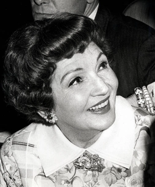 CLAUDETTE COLBERT DURING The Fabulous Forties Benefit 1972 OLD PHOTO 5 ...