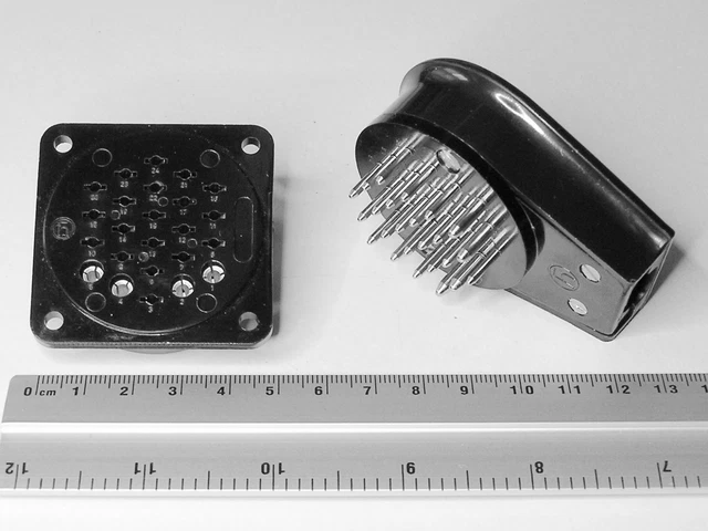 HIRSCHMANN 24 POLIGER Rund-Stecker mit 24 pol. Steckdose / Buchse EUR 5 ...