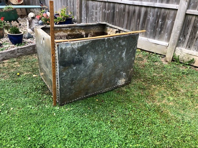 VINTAGE LARGE GALVANISED riveted water tank planter/table/water butt ...