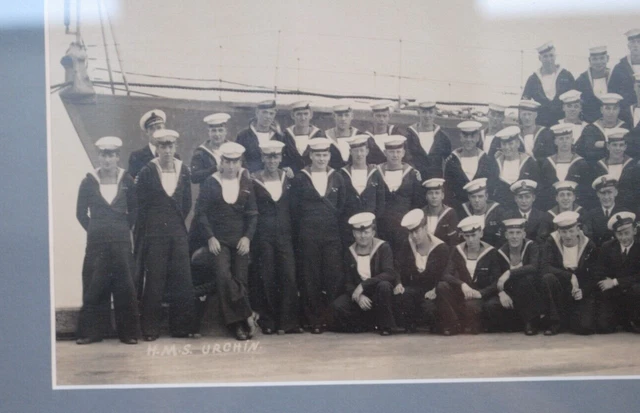 VINTAGE PANORAMIC REAL Photo Royal Navy HMS Urchin R99 D28 Crew Posing ...