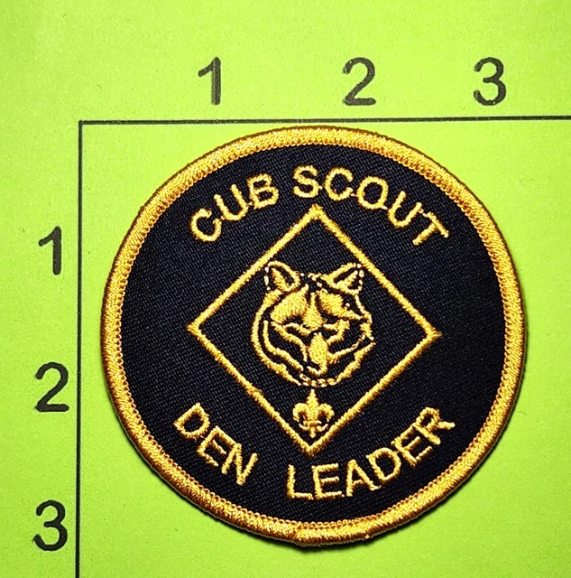 BOY SCOUTS AMERICA BSA Cub Scout Den Leader Wolf Embroidered Patch £6. ...