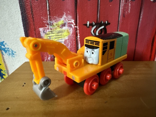 OLIVER (EXCAVATOR) 2015 Thomas The Tank Engine & Friends Wooden Railway ...