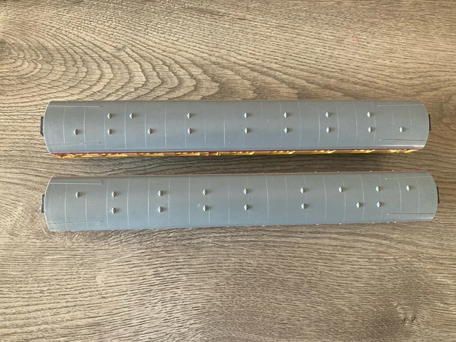TRIANG OO PAIR Of Crimson/Cream Mk1 34100/15210 Coaches. Vgc. Corridor ...
