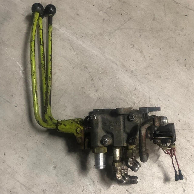 CLARK 3 SPOOL Hydraulic Control Valve Assembly #222627 For a Clark TW30 ...