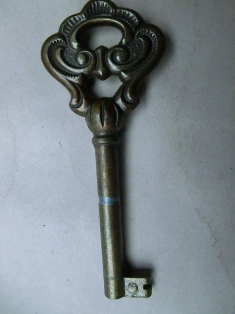 ALTE SCHLÜSSEL - schöner alter Möbelschlüssel - Schrankschlüssel EUR 2,80 - PicClick DE