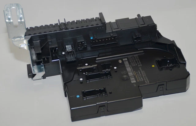 MERCEDES W204 SAM control unit central electric fuse box A2049006301 ...