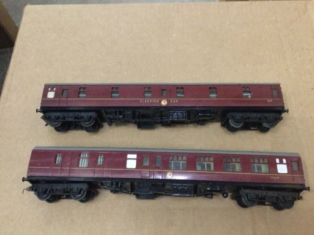 TRIANG R423 GUARD/ 2nd Coach. R339 Sleeping Car. Both Have Coupler’s ...