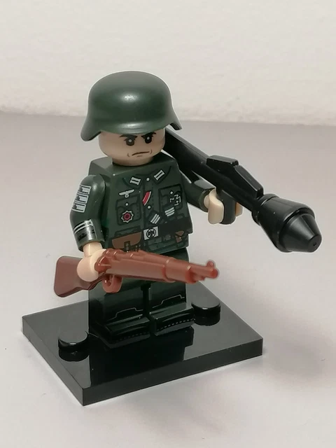 WW2 GERMAN SOLDIER minifigure Feldgrau Deluxe Version EUR 12,00 ...