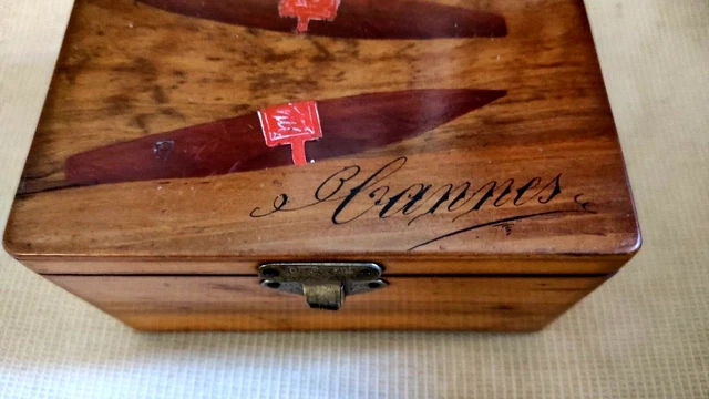 BOITE ANCIENNE À cigares en bois noyer massif 14 x 12 x 8cm XXme en TBE EUR 75,00 - PicClick FR