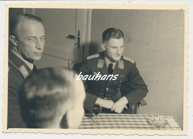 FOTO OFFIZIERE TEILS mit Orden 8.Flakdivision (mot) Abt.Ia op 2(c156 ...