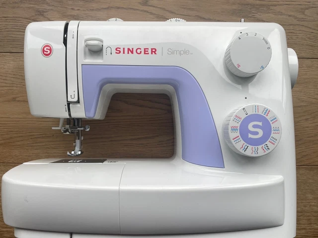 SINGER SIMPLE SEWING Machine Model 3232 Automatic Needle Threading £115 ...