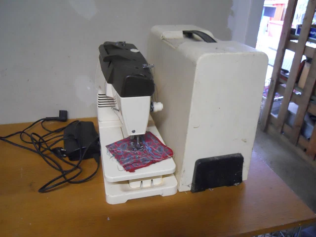 MACHINE A COUDRE SINGER 7184 en l'etat pour pieces ou a reparer EUR 50 ...
