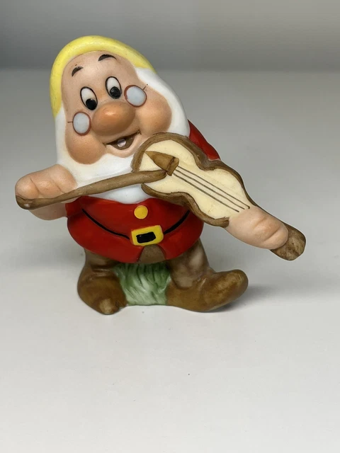 WALT DISNEY CO Schmid Ceramic Doc Playing Violin Figurine Snow White 7 ...