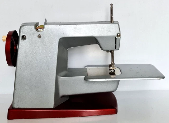 VULCAN CLASSIC CHILD’S Electric Sewing Machine 890 569 890,570 Vintage ...