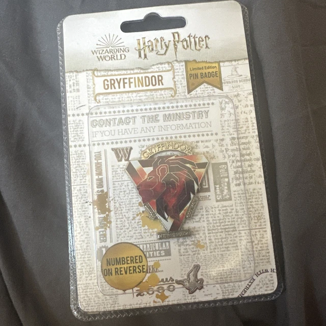 HARRY POTTER GRYFFINDOR Limited Edition Metal Pin Badge. New £1.50 ...