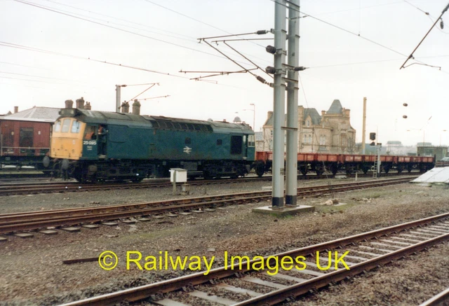 RAILWAY PHOTO 6X4 Class 25 25095 BR Blue SPA Wagons Warrington c1987 £2 ...