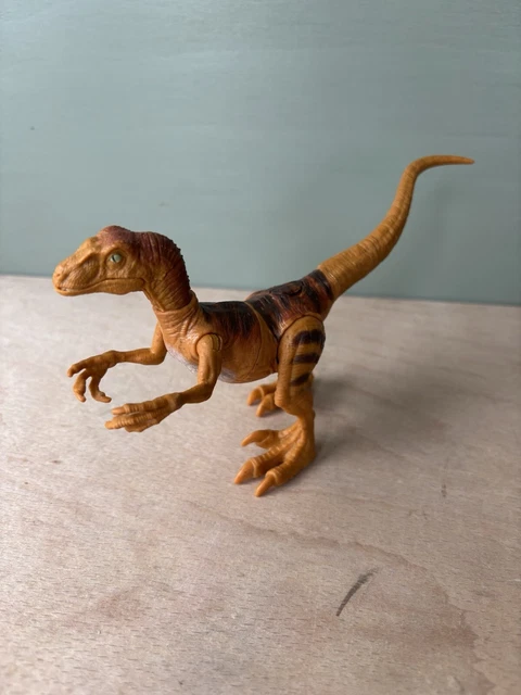 JURASSIC WORLD CAMP Cretaceous Savage Strike Velociraptor Orange Toy ...