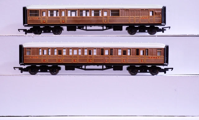 HORNBY LNER TEAK Coaches Pair - 22357 & 4237 £17.00 - PicClick UK