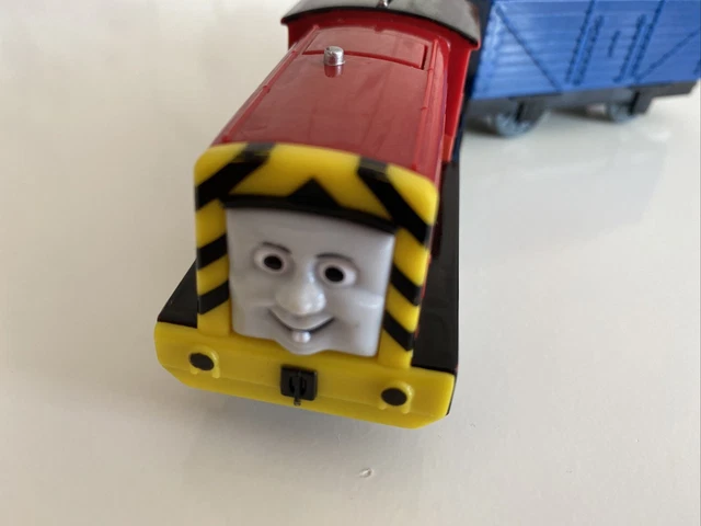 TOMY TRACKMASTER THOMAS The Tank Engine Talking Salty & Motorisé RARE ...