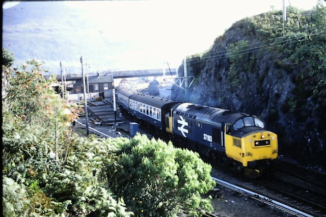 ORIGINAL~35MM COLOUR SLIDE~CLASS 37 37183 Leaving Kyle 4/9/1984 ...