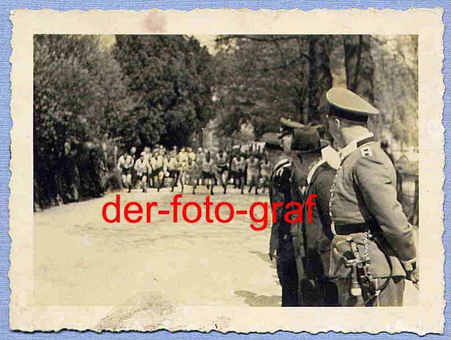 FOTO, SPORTWETTKAMPF DER Wehrmacht, Wettlauf, um 1940 ! EUR 9,74 ... FOTO, SPORTWETTKAMPF DER Wehrmacht, Wettlauf, um 1940 ! EUR 9,74 ...