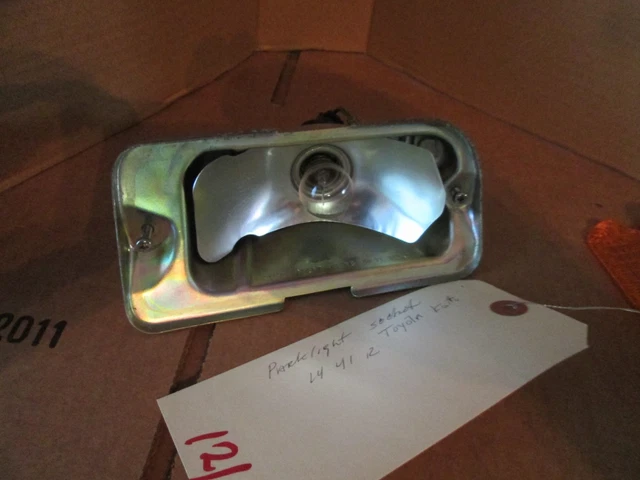 NEW GENUINE TOYOTA clearance light housing KOITO 14-41r JAPAN £27.25 ...