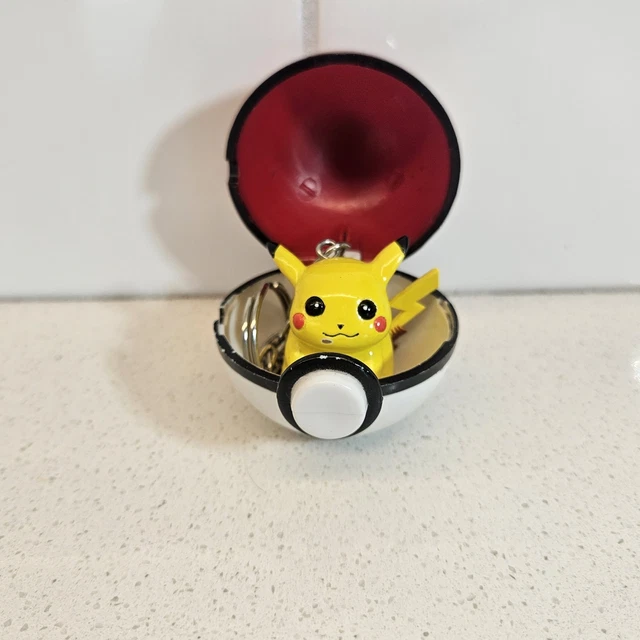 VINTAGE 1999 POKEMON Pikachu Pokeball Keychain Basic Fun No 25 Figure ...