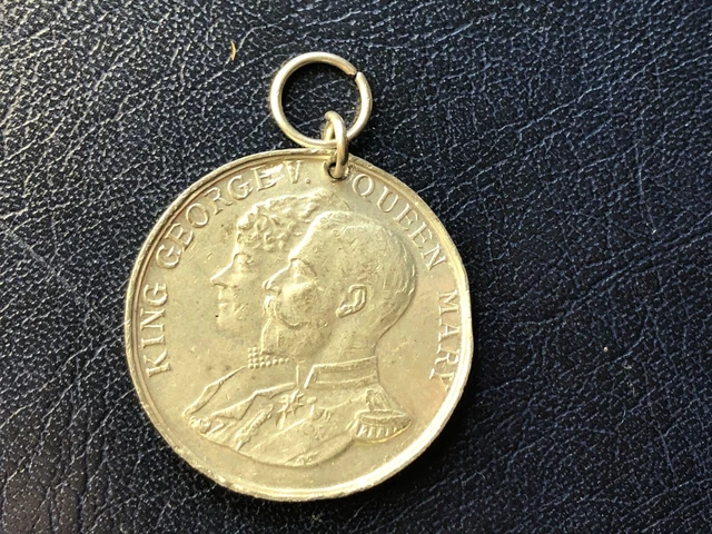 KING GEORGE V Queen Mary Silver Jubilee Medal May 1935 EUR 4,65 ...