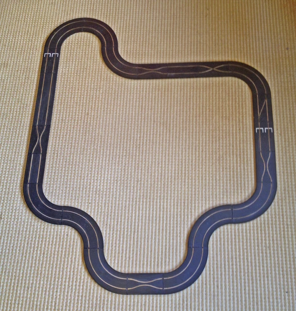REFURBISHED MINIC MOTORWAY Racing Layout Black Track £19.99 - PicClick UK