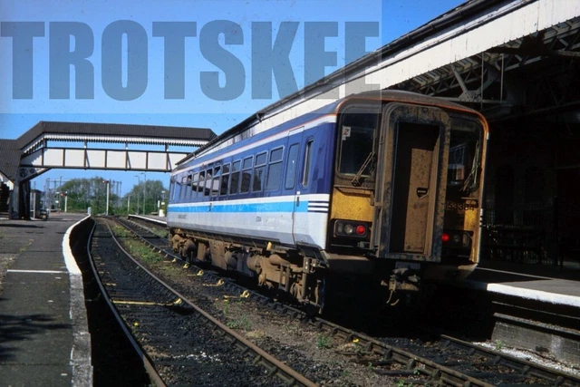 35MM SLIDE BRITISH Railways DMU 153384 Class 153 Stratford-upon-Avon ...