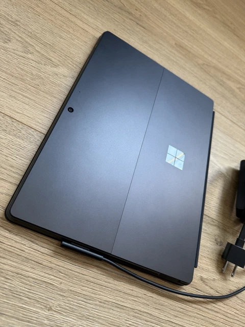 MICROSOFT SURFACE PRO 11th Oled 512go Warranty 2028 + keyboard $1,300. ...
