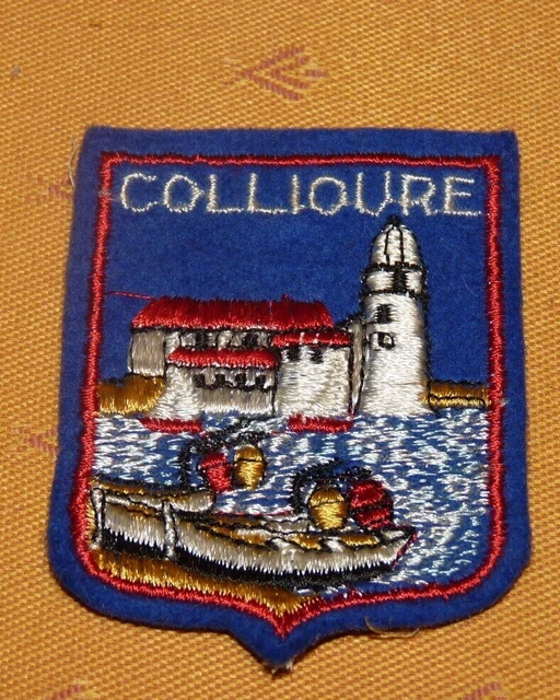 ANCIEN ÉCUSSON À coudre en feutre brodé blason de Collioure neuf Vintage patch EUR 5,00 ...