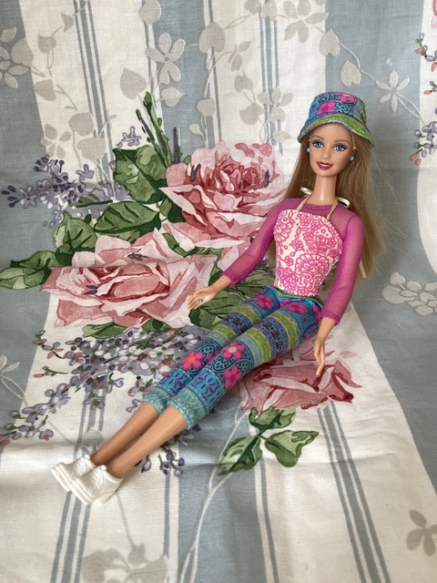 VINTAGE BARBIE DOLL Mattel Flower Power California / Barbie 2000 ...