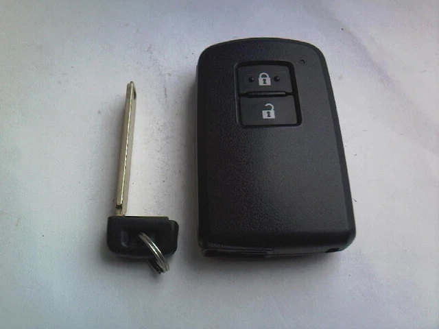 GENUINE TOYOTA AURIS, Yaris Etc 2 Button Smart Remote Alarm Uncut Key ...
